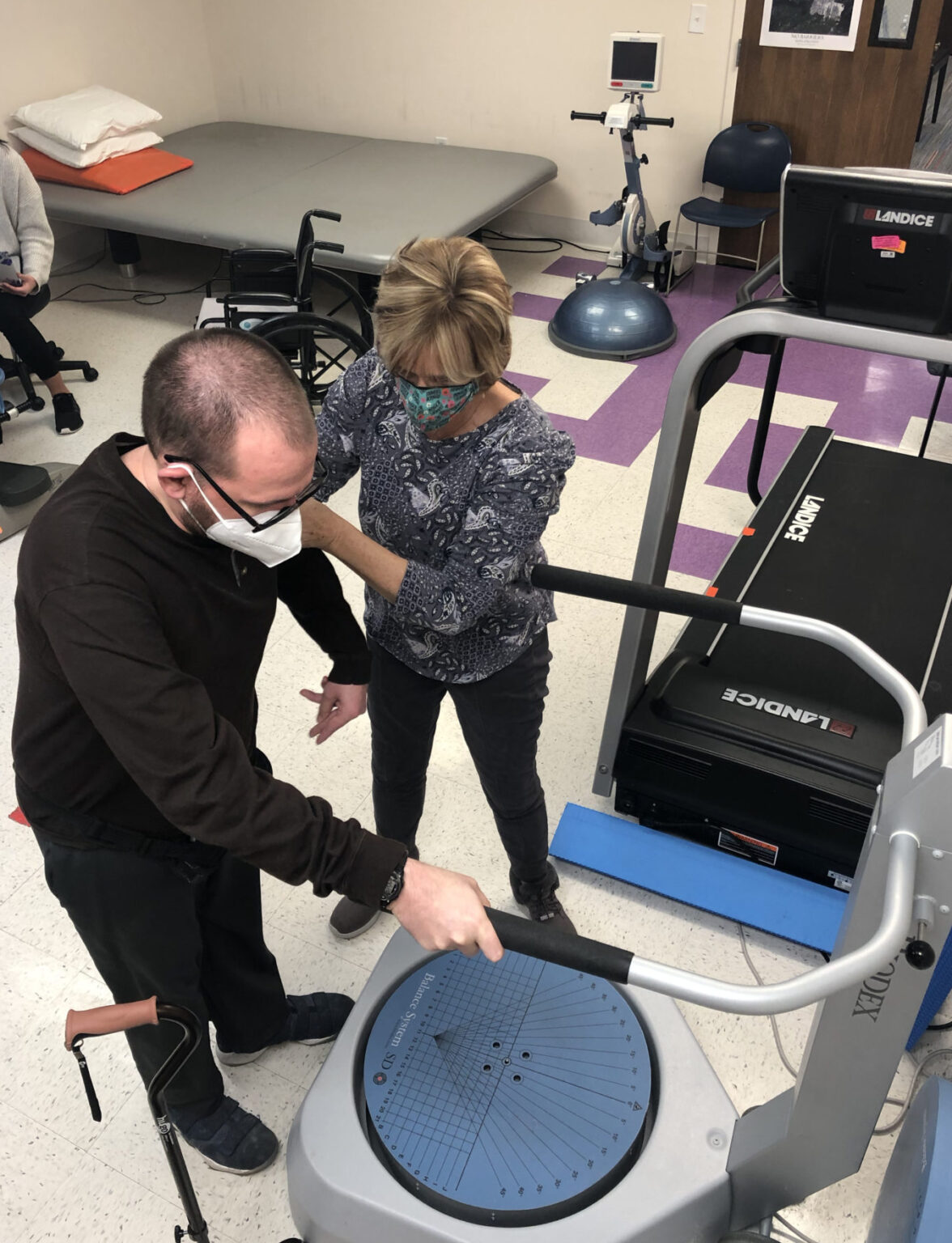 Signs Your Aging Parent Might Need Help - Bancroft NeuroRehab